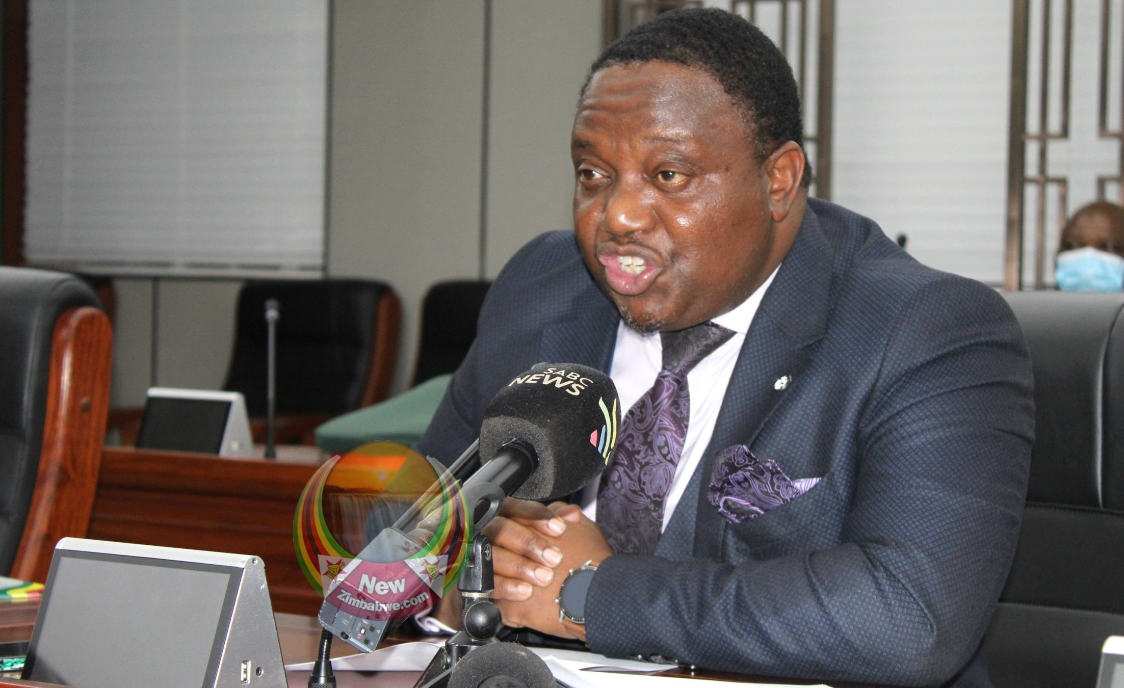 Zimbabwe: Kazembe Orders ZRP to Deal With Windscreen Smashing Cops ...